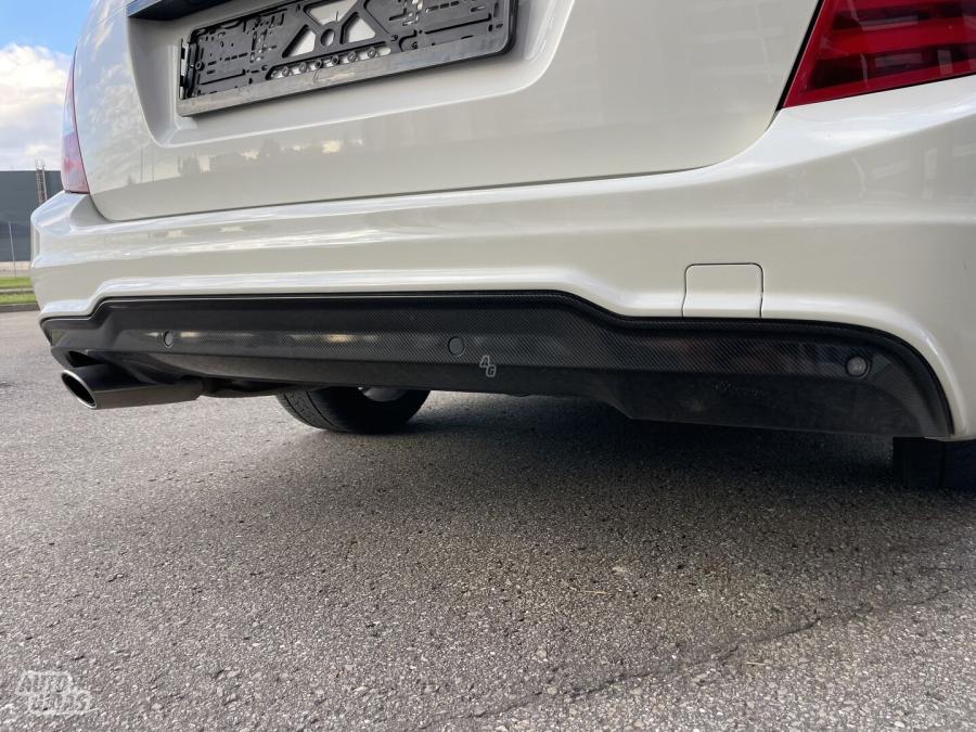 Balts Mercedes-Benz c-220 2008 Panevēža, ar dzinēja tilpumu 2.10 L un nobraukumu 356 tūkst. km par 6950 €, foto 13 vietnē AUTOMOTO.COM.LV