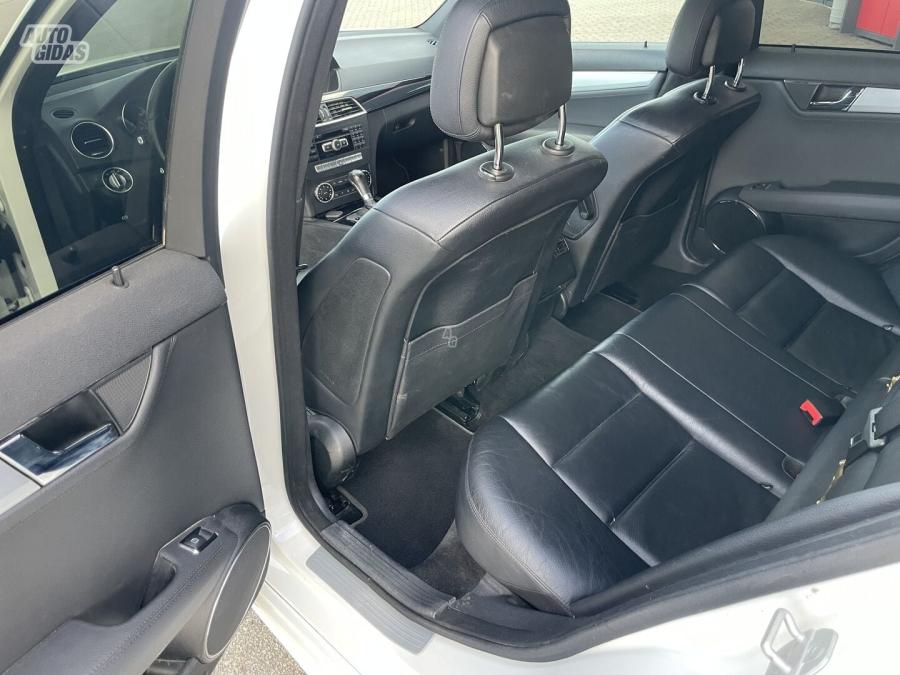 Balts Mercedes-Benz c-220 2008 Panevēža, ar dzinēja tilpumu 2.10 L un nobraukumu 356 tūkst. km par 6950 €, foto 18 vietnē AUTOMOTO.COM.LV