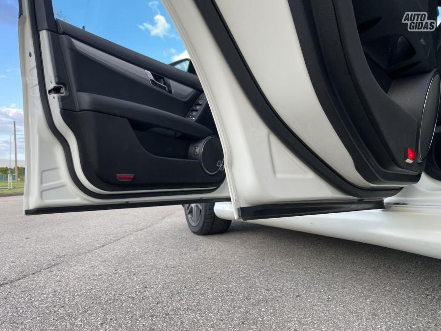 Balts Mercedes-Benz c-220 2008 Panevēža, ar dzinēja tilpumu 2.10 L un nobraukumu 356 tūkst. km par 6950 €, foto 20 vietnē AUTOMOTO.COM.LV