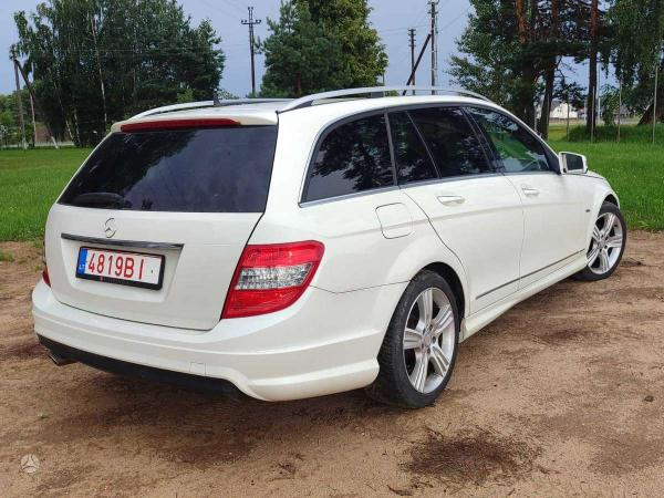 Белый Мерседес Ц 220 2008 в Шальчининкай, объемом двигателя 2.15 л и пробегом 332 тыс. км за 3800 €, фото 9 на AUTOMOTO.COM.LV