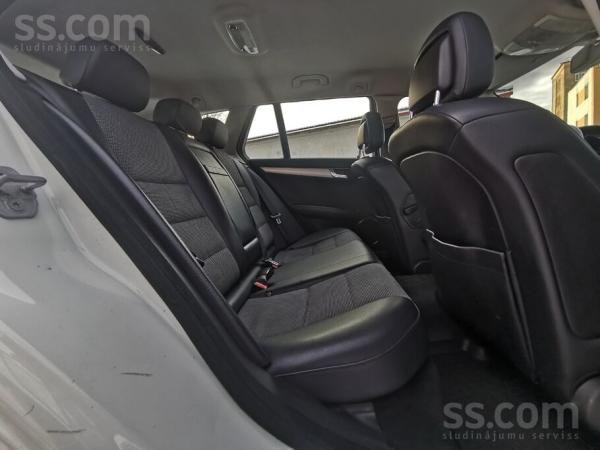 Balts Mercedes-Benz c-220 2009 Rīga, ar dzinēja tilpumu 2.20 L un nobraukumu 0 tūkst. km par 4590 €, foto 8 vietnē AUTOMOTO.COM.LV