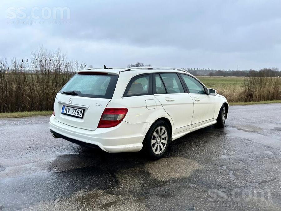 White Mercedes-Benz c-220 2009 in Riga, with an engine capacity of 2.20 L and mileage of 319 thousand km for 5150 €, photo 4 on AUTOMOTO.COM.LV