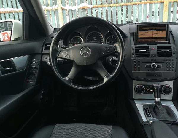 Balts Mercedes-Benz c-220 2009 Rīga, ar dzinēja tilpumu 2.20 L un nobraukumu 315 tūkst. km par 4590 €, foto 8 vietnē AUTOMOTO.COM.LV