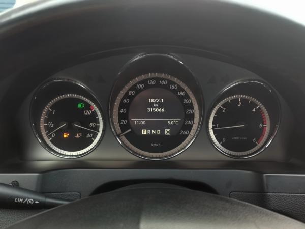 Balts Mercedes-Benz c-220 2009 Rīga, ar dzinēja tilpumu 2.20 L un nobraukumu 315 tūkst. km par 4590 €, foto 10 vietnē AUTOMOTO.COM.LV