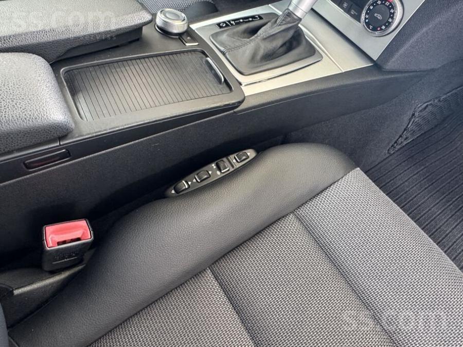 Balts Mercedes-Benz c-220 2009 Rīga, ar dzinēja tilpumu 2.20 L un nobraukumu 0 tūkst. km par 4950 €, foto 10 vietnē AUTOMOTO.COM.LV