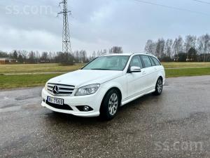 Белый Мерседес Ц 220 2009 в Рига, объемом двигателя 2.20 л и пробегом 319 тыс. км за 3900 €, фото  на AUTOMOTO.COM.LV