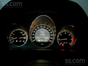 White Mercedes-Benz c-220 2009 in Riga, with an engine capacity of 2.20 L and mileage of 319 thousand km for 3900 €, photo 8 on AUTOMOTO.COM.LV