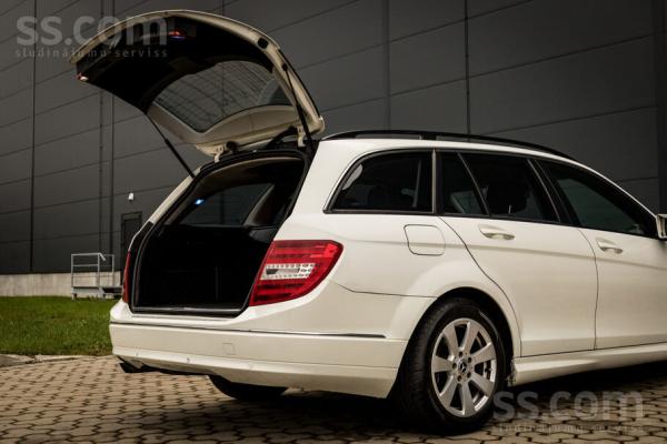 White Mercedes-Benz c-220 2011 in Riga, with an engine capacity of 2.10 L and mileage of 362 thousand km for 7490 €, photo 11 on AUTOMOTO.COM.LV
