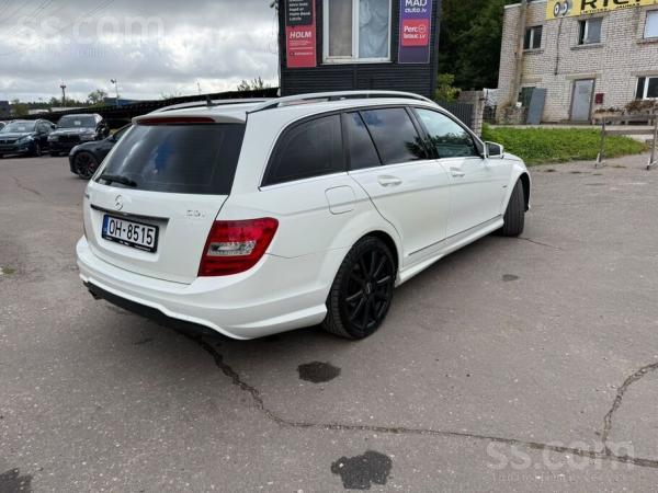 White Mercedes-Benz c-220 2011 in Riga, with an engine capacity of 2.10 L and mileage of 278 thousand km for 6490 €, photo 6 on AUTOMOTO.COM.LV