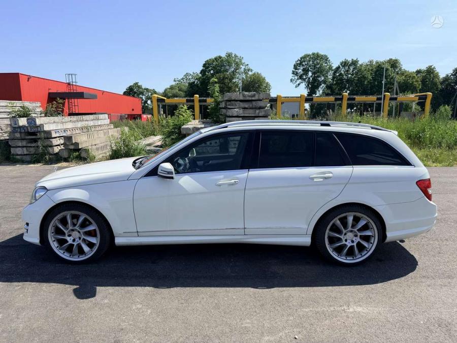 Balts Mercedes-Benz c-220 2012 Kauņa, ar dzinēja tilpumu 0.00 L un nobraukumu 355 tūkst. km par 4850 €, foto 9 vietnē AUTOMOTO.COM.LV