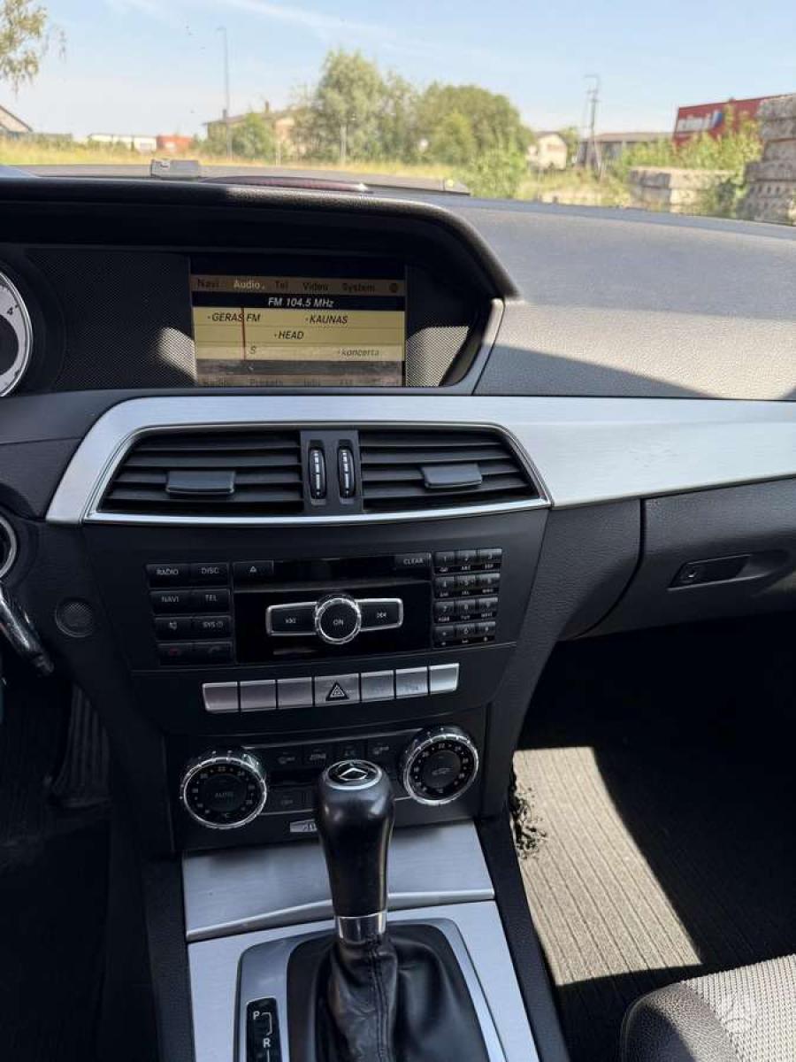 Balts Mercedes-Benz c-220 2012 Kauņa, ar dzinēja tilpumu 0.00 L un nobraukumu 355 tūkst. km par 4850 €, foto 13 vietnē AUTOMOTO.COM.LV
