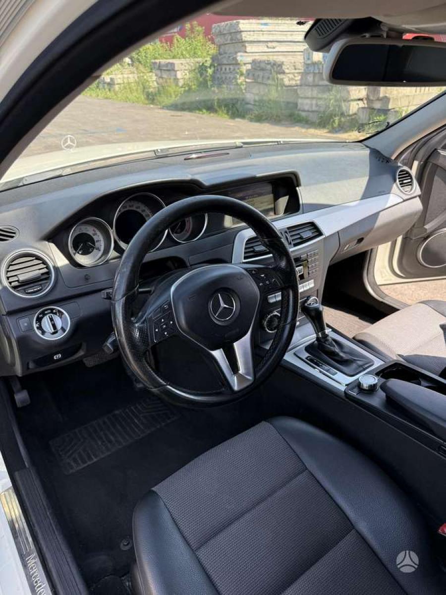 Balts Mercedes-Benz c-220 2012 Kauņa, ar dzinēja tilpumu 0.00 L un nobraukumu 355 tūkst. km par 4850 €, foto 14 vietnē AUTOMOTO.COM.LV