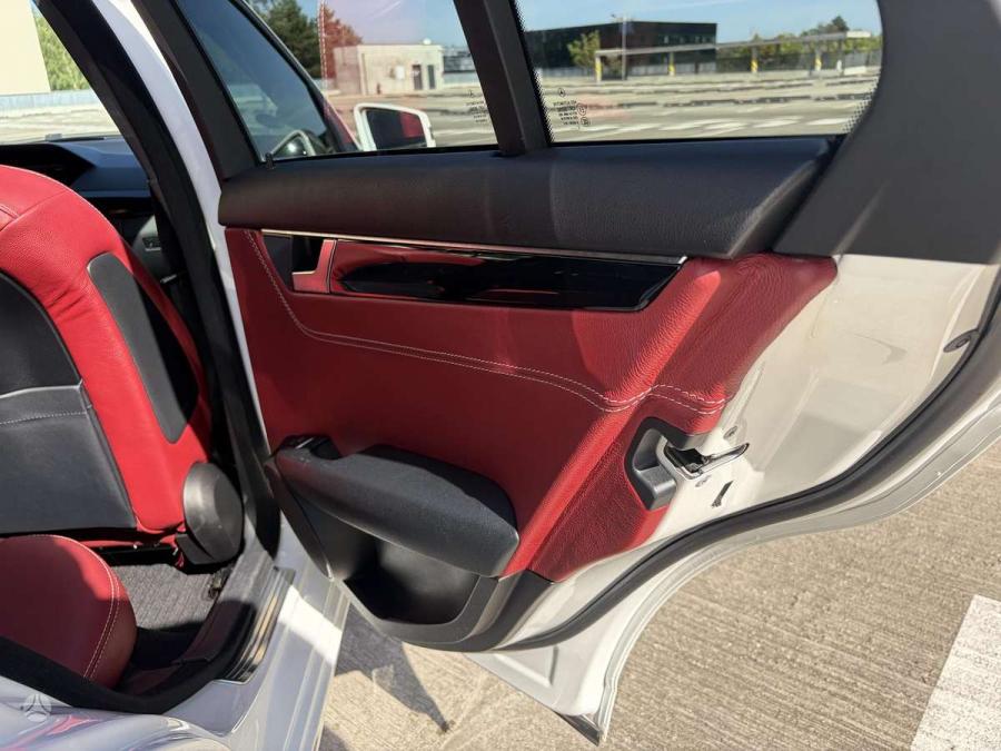 Balts Mercedes-Benz c-220 2012 Viļņa, ar dzinēja tilpumu 0.00 L un nobraukumu 296 tūkst. km par 5800 €, foto 15 vietnē AUTOMOTO.COM.LV