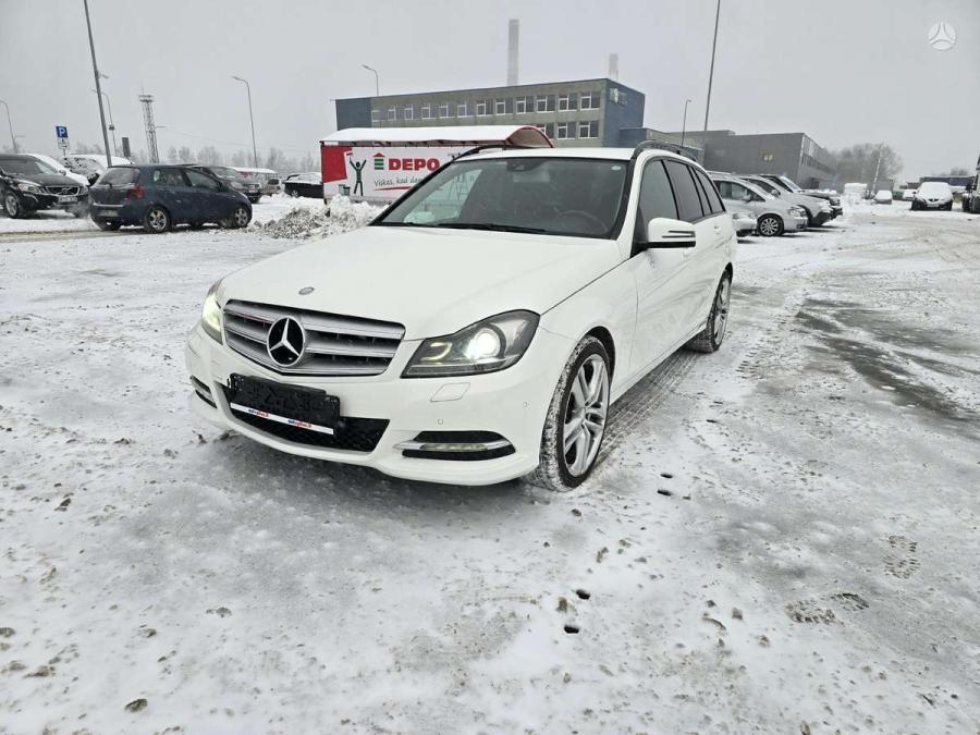 White Mercedes-Benz c-220 2014 in Kaunas, with an engine capacity of 2.20 L and mileage of 170 thousand km for 7250 €, photo 2 on AUTOMOTO.COM.LV