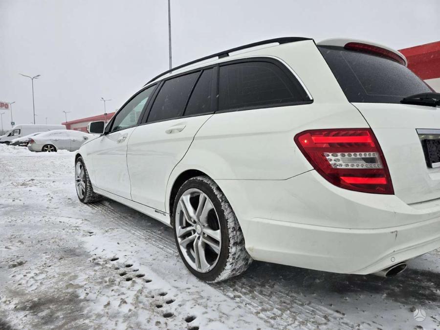 White Mercedes-Benz c-220 2014 in Kaunas, with an engine capacity of 2.20 L and mileage of 170 thousand km for 7250 €, photo 5 on AUTOMOTO.COM.LV