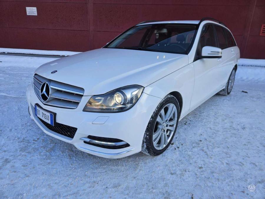 Balts Mercedes-Benz c-220 2014 Kauņa, ar dzinēja tilpumu 2.20 L un nobraukumu 273 tūkst. km par 6250 €, foto 4 vietnē AUTOMOTO.COM.LV