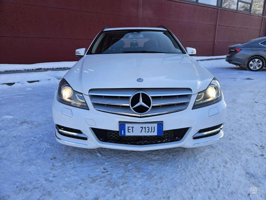 Balts Mercedes-Benz c-220 2014 Kauņa, ar dzinēja tilpumu 2.20 L un nobraukumu 273 tūkst. km par 6250 €, foto 5 vietnē AUTOMOTO.COM.LV