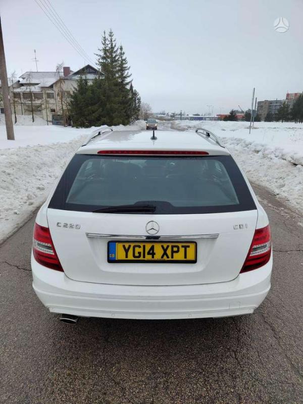 White Mercedes-Benz c-220 2014 in Rokiskis, with an engine capacity of 2.14 L and mileage of 300 thousand km for 3099 €, photo 5 on AUTOMOTO.COM.LV