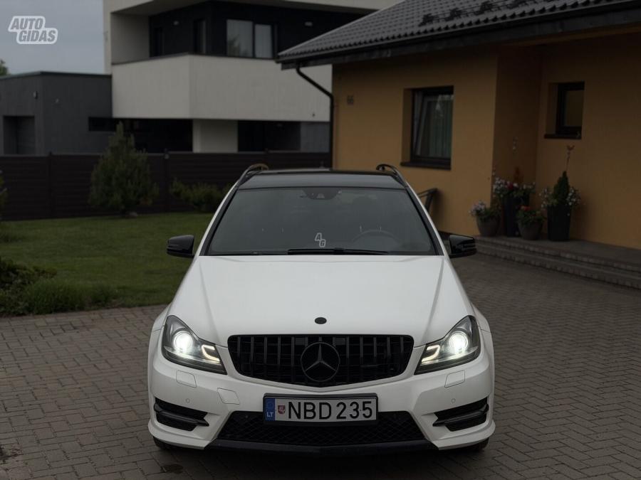 White Mercedes-Benz c-220 2014 in Klaipeda, with an engine capacity of 2.10 L and mileage of 283 thousand km for 6000 €, photo 1 on AUTOMOTO.COM.LV