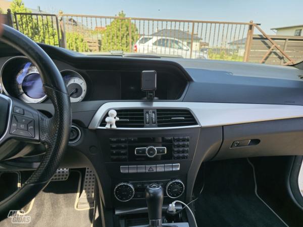 White Mercedes-Benz c-220 2014 in Klaipeda, with an engine capacity of 2.10 L and mileage of 283 thousand km for 6000 €, photo 10 on AUTOMOTO.COM.LV
