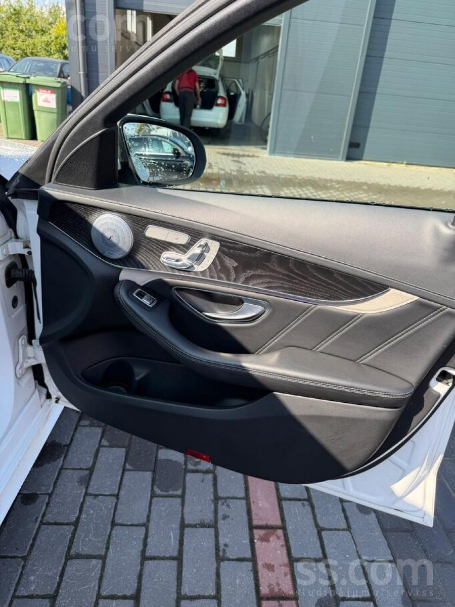 White Mercedes-Benz c-220 2014 in Saldus, with an engine capacity of 2.20 L and mileage of 327 thousand km for 13400 €, photo 14 on AUTOMOTO.COM.LV