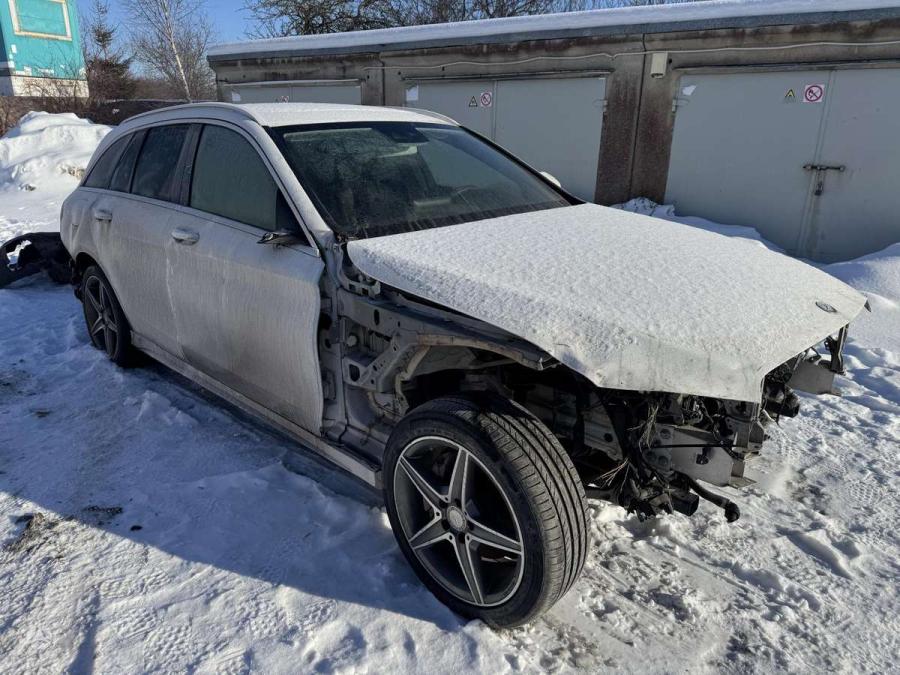 Белый Мерседес Ц 220 2015 в Гаргждай, объемом двигателя 2.14 л и пробегом 53 тыс. км за 7700 €, фото 4 на AUTOMOTO.COM.LV