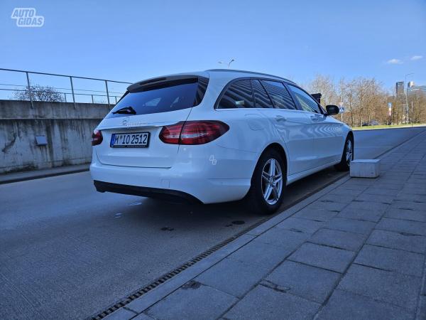 Белый Мерседес Ц 220 2015 в Вильнюс, объемом двигателя 2.20 л и пробегом 270 тыс. км за 10500 €, фото 6 на AUTOMOTO.COM.LV