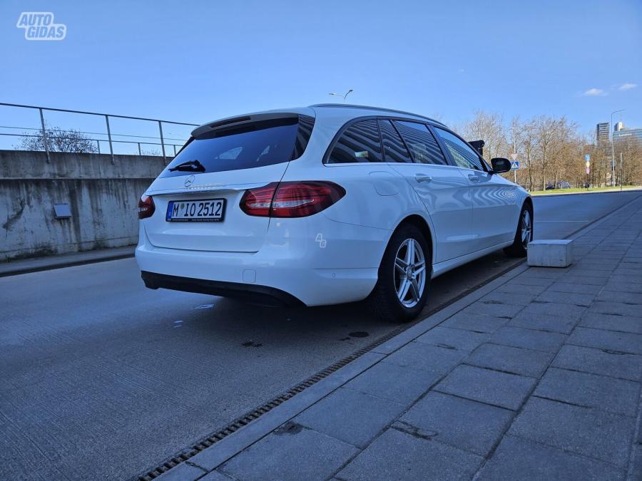 Белый Мерседес Ц 220 2015 в Вильнюс, объемом двигателя 2.20 л и пробегом 270 тыс. км за 10500 €, фото 7 на AUTOMOTO.COM.LV