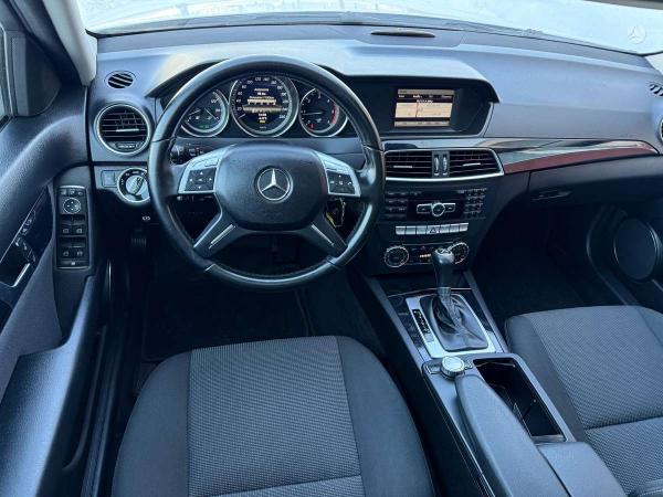 Balts Mercedes-Benz c-220 2016 Šauļi, ar dzinēja tilpumu 2.14 L un nobraukumu 283 tūkst. km par 5950 €, foto 8 vietnē AUTOMOTO.COM.LV