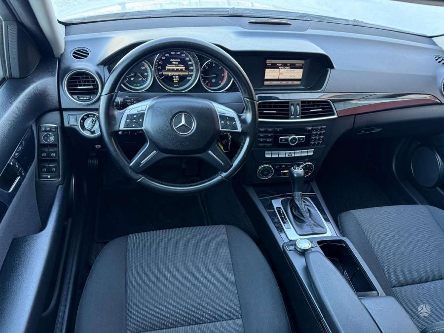 Balts Mercedes-Benz c-220 2016 Šauļi, ar dzinēja tilpumu 2.14 L un nobraukumu 283 tūkst. km par 5950 €, foto 8 vietnē AUTOMOTO.COM.LV