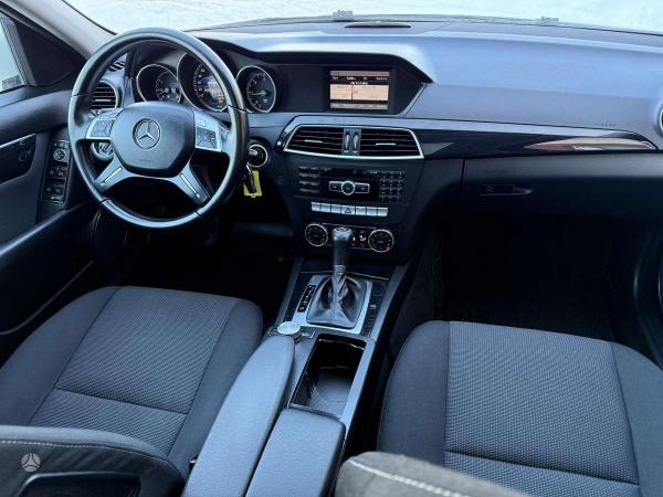 Balts Mercedes-Benz c-220 2016 Šauļi, ar dzinēja tilpumu 2.14 L un nobraukumu 283 tūkst. km par 5950 €, foto 9 vietnē AUTOMOTO.COM.LV