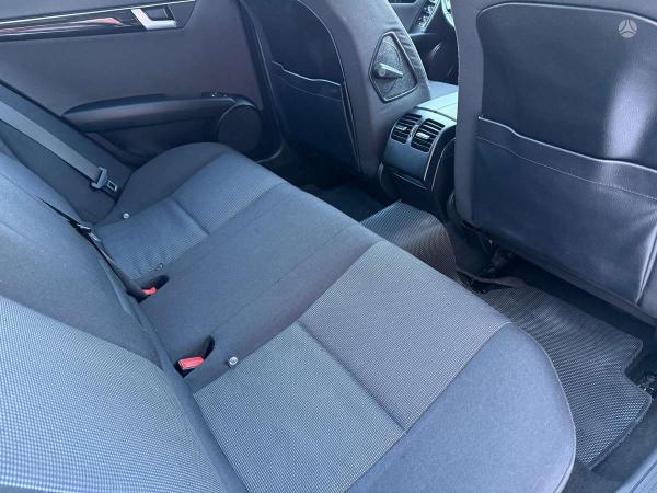 Balts Mercedes-Benz c-220 2016 Šauļi, ar dzinēja tilpumu 2.14 L un nobraukumu 283 tūkst. km par 5950 €, foto 11 vietnē AUTOMOTO.COM.LV