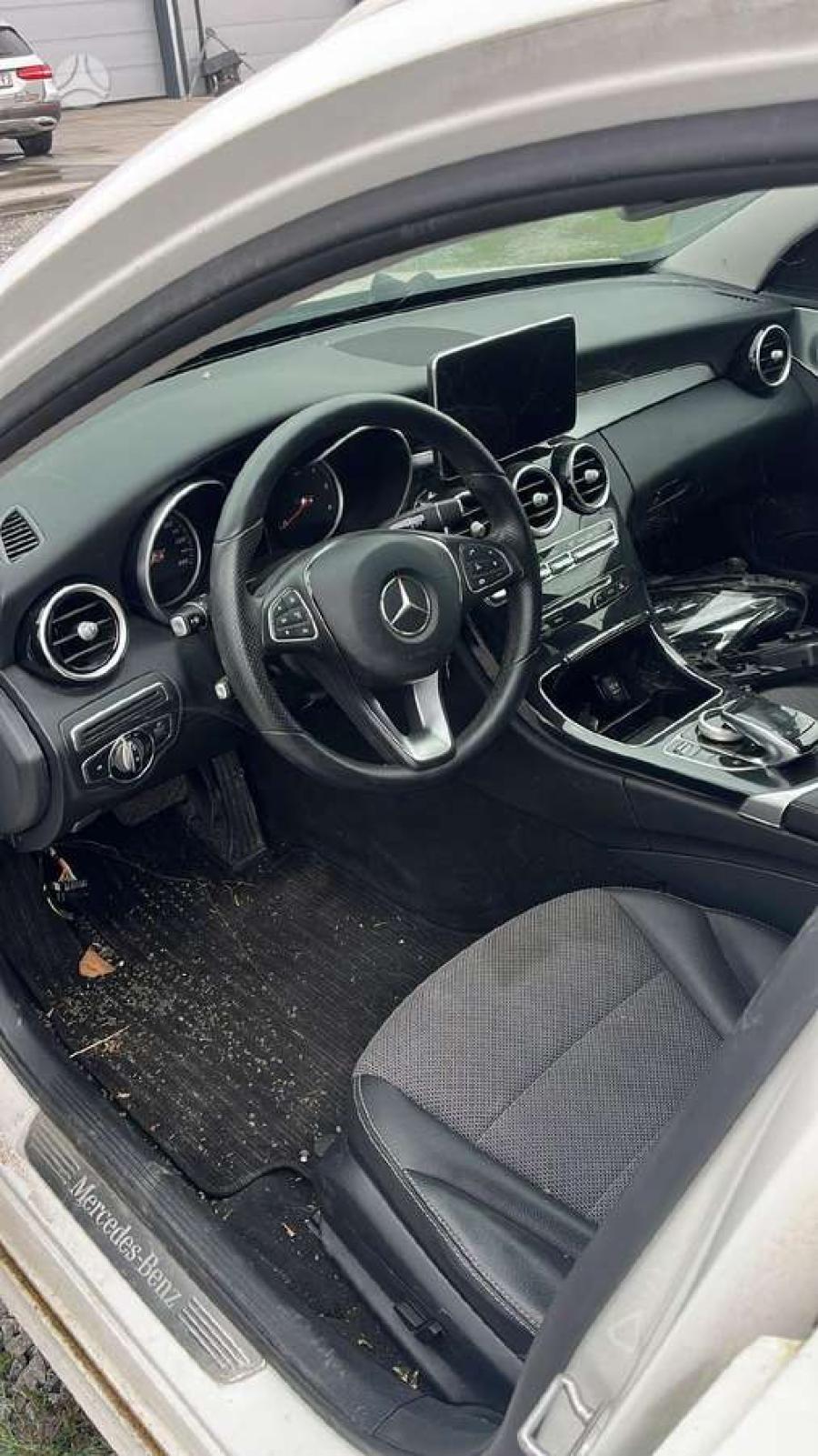 White Mercedes-Benz c-220 2016 in Gargzdai, with an engine capacity of 2.14 L and mileage of 54 thousand km for 7700 €, photo 5 on AUTOMOTO.COM.LV