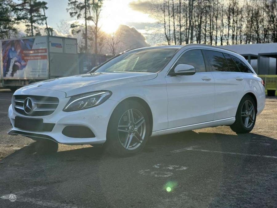 White Mercedes-Benz c-220 2017 in Vilnius, with an engine capacity of 2.14 L and mileage of 225 thousand km for 9200 €, photo 2 on AUTOMOTO.COM.LV