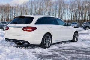 White Mercedes-Benz c-220 2017 in Vilnius, with an engine capacity of 2.14 L and mileage of 227 thousand km for 10100 €, photo 2 on AUTOMOTO.COM.LV