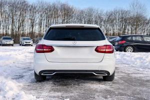 White Mercedes-Benz c-220 2017 in Vilnius, with an engine capacity of 2.14 L and mileage of 227 thousand km for 9400 €, photo 4 on AUTOMOTO.COM.LV