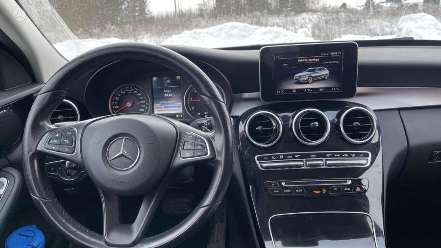 White Mercedes-Benz c-220 2017 in Vilnius, with an engine capacity of 2.14 L and mileage of 227 thousand km for 9400 €, photo 21 on AUTOMOTO.COM.LV