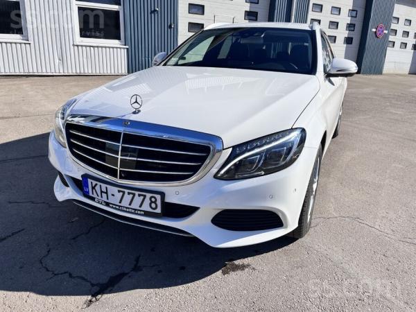 Белый Мерседес Ц 220 2018 в Рига, объемом двигателя 2.20 л и пробегом 299 тыс. км за 11900 €, фото 2 на AUTOMOTO.COM.LV