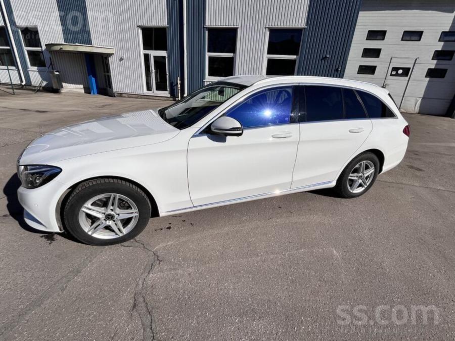 Balts Mercedes-Benz c-220 2018 Rīga, ar dzinēja tilpumu 2.20 L un nobraukumu 299 tūkst. km par 11900 €, foto 4 vietnē AUTOMOTO.COM.LV