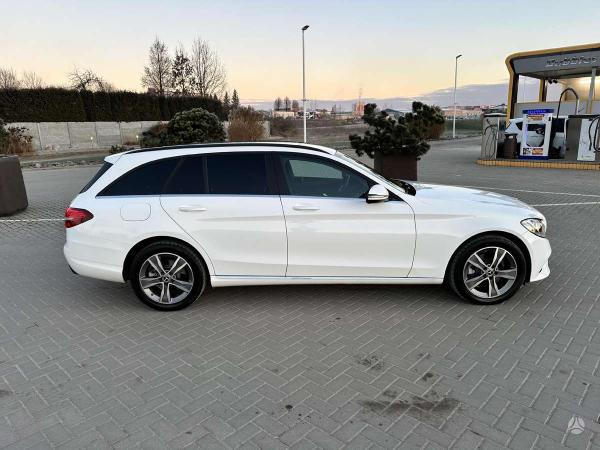 White Mercedes-Benz c-220 2019 in Taurage, with an engine capacity of 1.95 L and mileage of 417 thousand km for 7900 €, photo 4 on AUTOMOTO.COM.LV