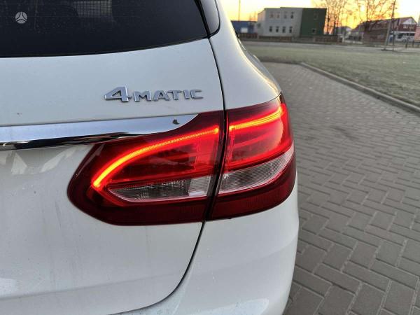 White Mercedes-Benz c-220 2019 in Taurage, with an engine capacity of 1.95 L and mileage of 417 thousand km for 7900 €, photo 10 on AUTOMOTO.COM.LV