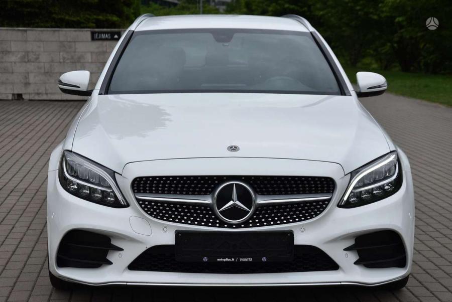 White Mercedes-Benz c-220 2019 in Vilnius, with an engine capacity of 1.95 L and mileage of 262 thousand km for 13000 €, photo 1 on AUTOMOTO.COM.LV