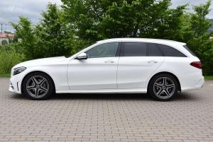 White Mercedes-Benz c-220 2019 in Vilnius, with an engine capacity of 1.95 L and mileage of 262 thousand km for 13000 €, photo 4 on AUTOMOTO.COM.LV
