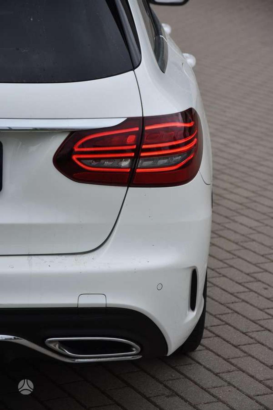 White Mercedes-Benz c-220 2019 in Vilnius, with an engine capacity of 1.95 L and mileage of 262 thousand km for 13000 €, photo 7 on AUTOMOTO.COM.LV