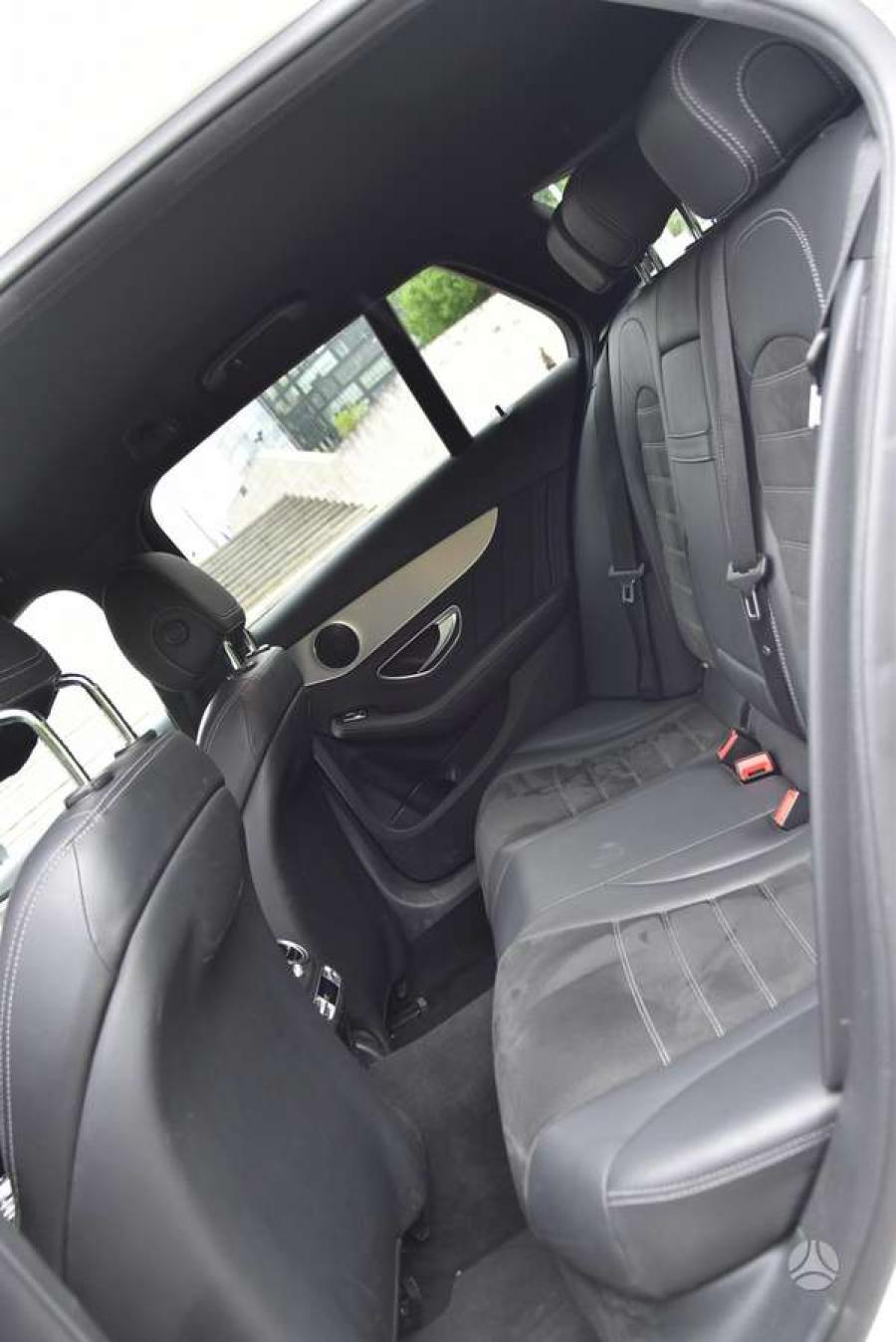 White Mercedes-Benz c-220 2019 in Vilnius, with an engine capacity of 1.95 L and mileage of 262 thousand km for 13000 €, photo 23 on AUTOMOTO.COM.LV