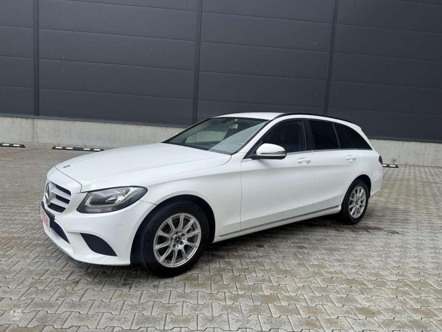 Balts Mercedes-Benz c-220 2019 Šauļi, ar dzinēja tilpumu 1.95 L un nobraukumu 270 tūkst. km par 9700 €, foto 1 vietnē AUTOMOTO.COM.LV