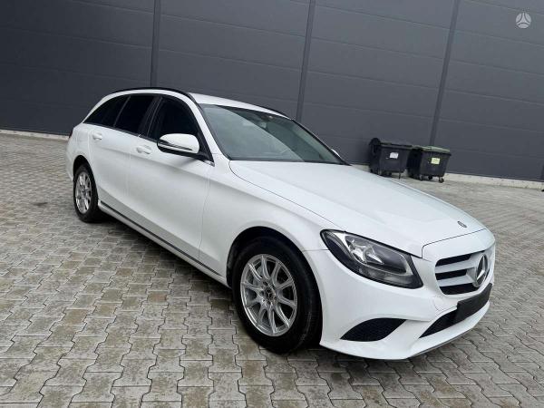 Balts Mercedes-Benz c-220 2019 Šauļi, ar dzinēja tilpumu 1.95 L un nobraukumu 270 tūkst. km par 9700 €, foto 3 vietnē AUTOMOTO.COM.LV