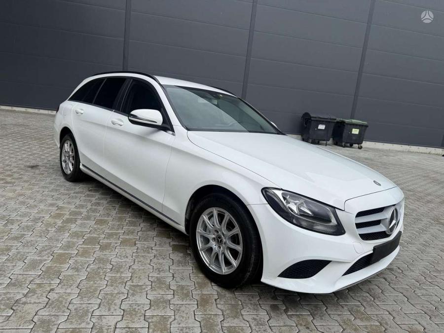 Balts Mercedes-Benz c-220 2019 Šauļi, ar dzinēja tilpumu 1.95 L un nobraukumu 270 tūkst. km par 9700 €, foto 4 vietnē AUTOMOTO.COM.LV