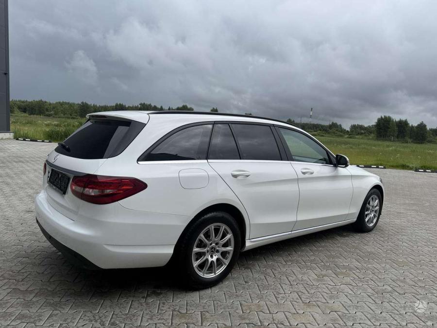 Balts Mercedes-Benz c-220 2019 Šauļi, ar dzinēja tilpumu 1.95 L un nobraukumu 270 tūkst. km par 9700 €, foto 6 vietnē AUTOMOTO.COM.LV