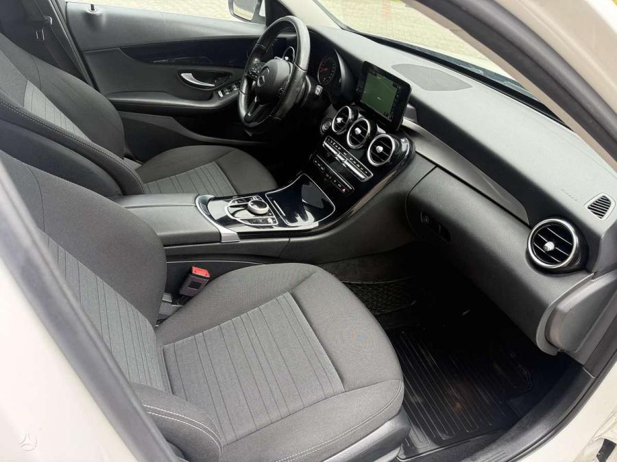 Balts Mercedes-Benz c-220 2019 Šauļi, ar dzinēja tilpumu 1.95 L un nobraukumu 270 tūkst. km par 9700 €, foto 10 vietnē AUTOMOTO.COM.LV